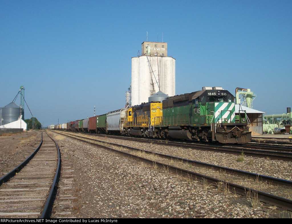 BNSF 1845 BNSF local train power
